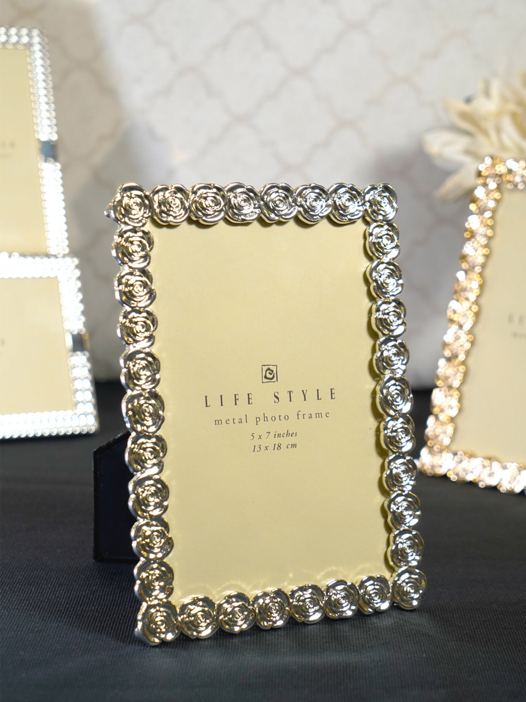 Shop Ball Frame Photo Frame Online – Ekaani